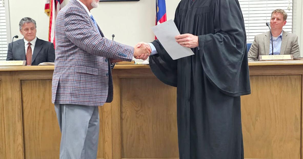 Sylva leaders take oath, begin service | Top Stories | thesylvaherald.com