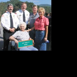 Commissioners dedicate bridge to Parris | News | thesylvaherald.com