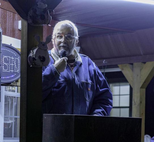 Haldeman has 5th annual tree lighting | Life & Arts ...