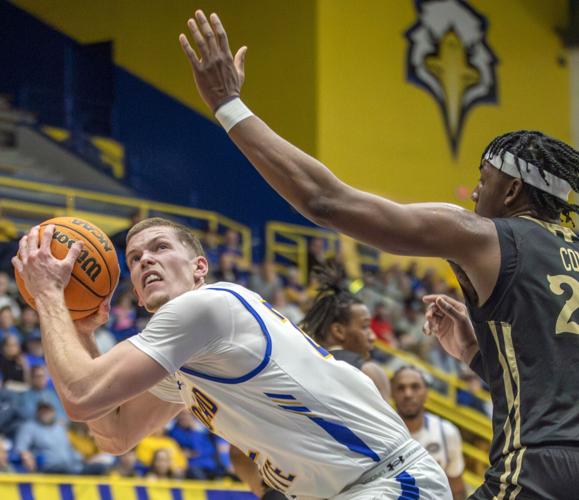 Riley Minix inks deal with San Antonio Spurs | News ...
