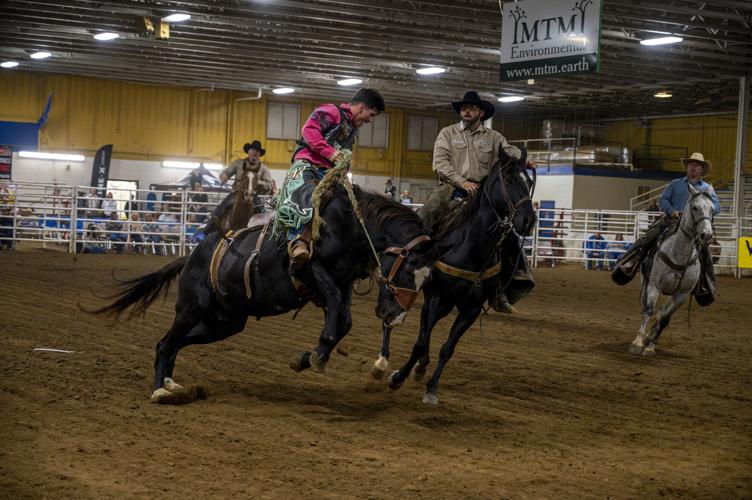 Rodeo stars compete in an ultimate showdown | Life & Arts ...