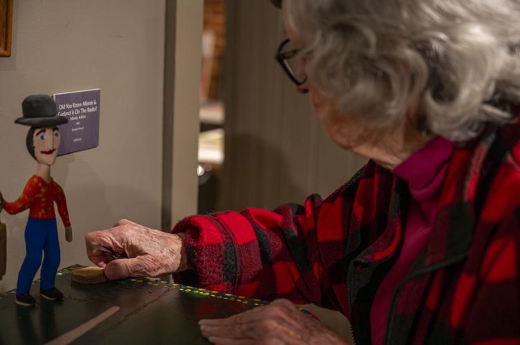 Minnie Adkins brings a whole life to her art | Mobile ...