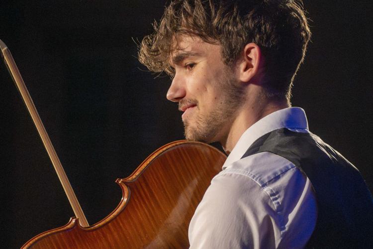 The mid-semester traditional show | News | thetrailblazeronline.net