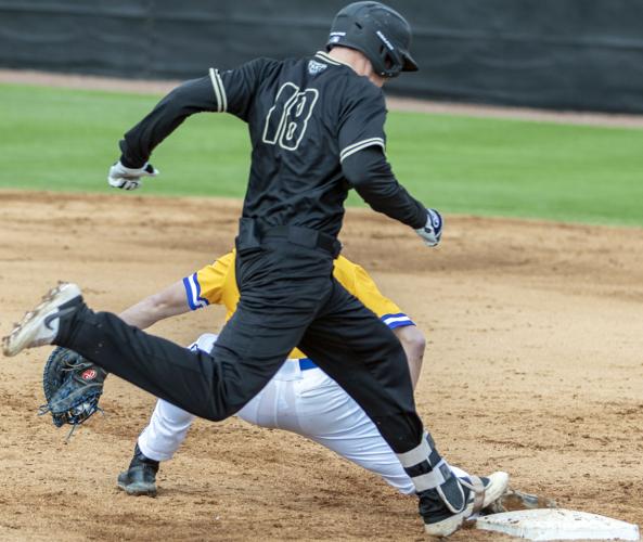 Baseball Eagles Persevere For 4-3 Walk-Off Victory to Sweep Oakland ...