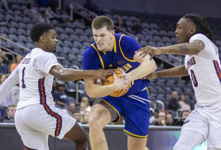 Riley Minix inks deal with San Antonio Spurs | News ...