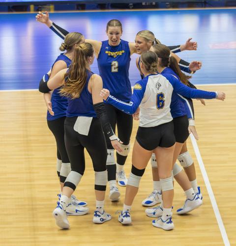 MSU volleyball sweeps SIUE on senior night | News ...