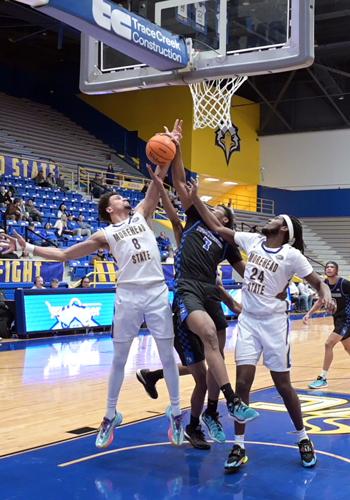 Eagles soar in double wins over EIU | News | thetrailblazeronline.net