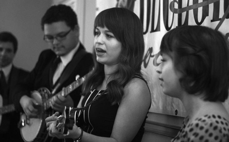 The Price Sisters showcase at IBMA | News | thetrailblazeronline.net