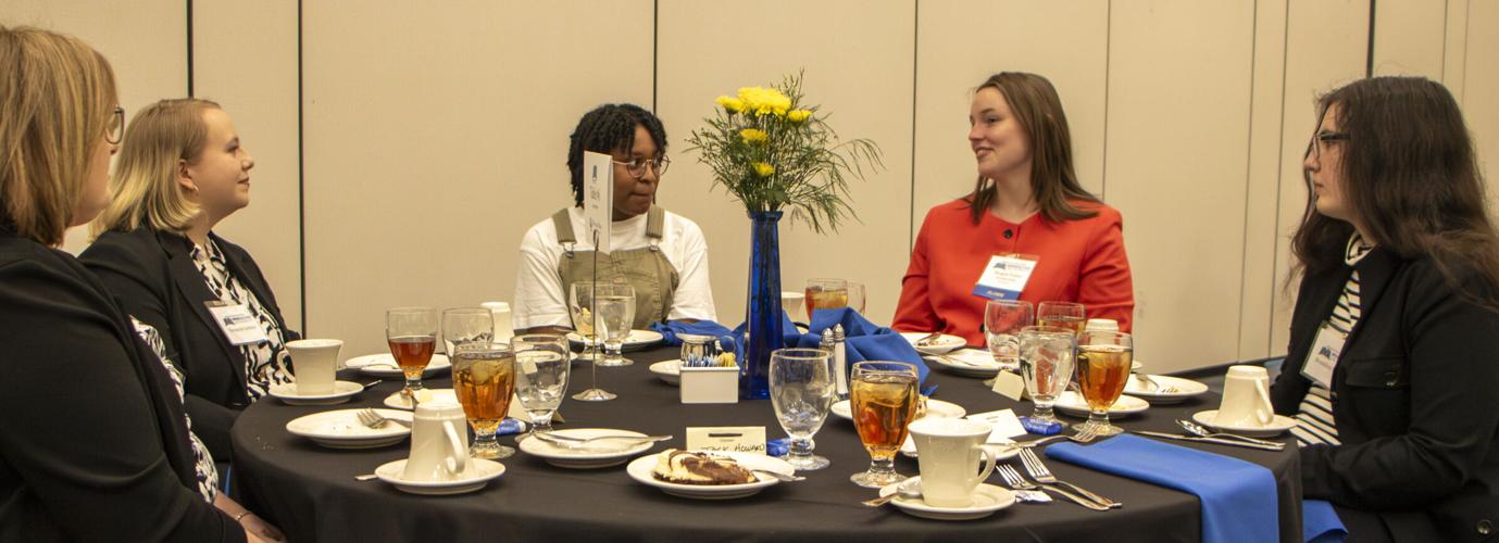 Fine dining means fine networking | News | thetrailblazeronline.net