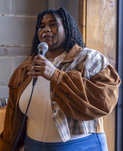 Students connect with lady veterans | News | thetrailblazeronline.net