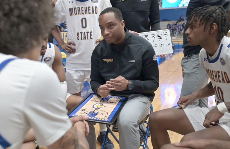 Eagles soar in double wins over EIU | News | thetrailblazeronline.net