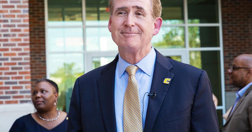 Chancellor Steve Angle Talks Spring 2021 and Beyond | News | theutcecho.com