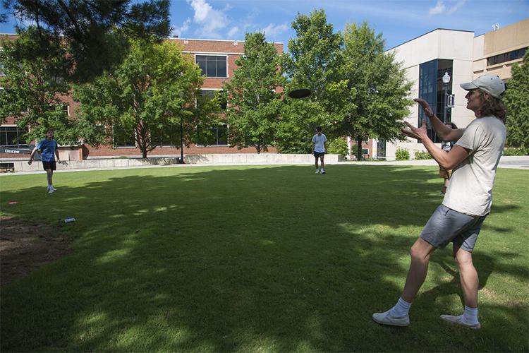 Mocs Return to Campus | Photo Gallery | theutcecho.com