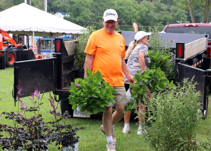 PHOTOS: Setting up at the North Stonington Agricultural Fair | North ...