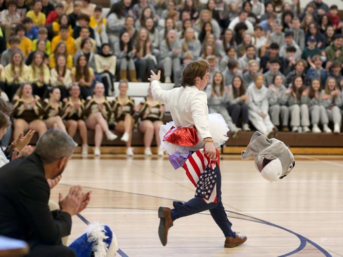 PHOTOS: Bears, Bulldogs rally before they rumble | Westerly ...
