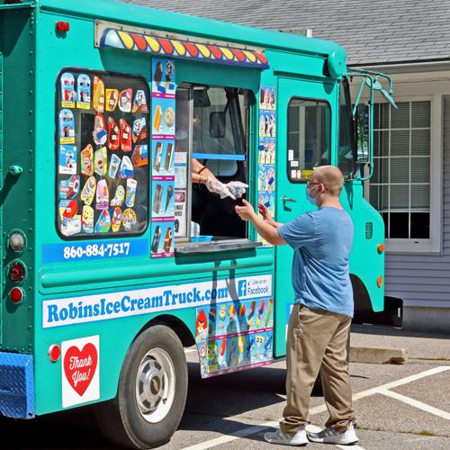 PHOTOS: Treating essential workers | Photo Galleries | thewesterlysun.com