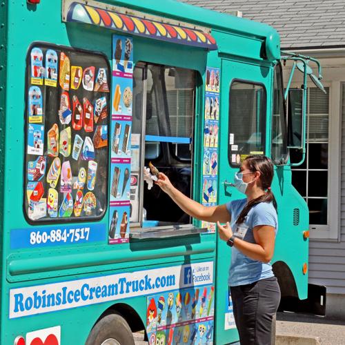 PHOTOS: Treating essential workers | Photo Galleries | thewesterlysun.com