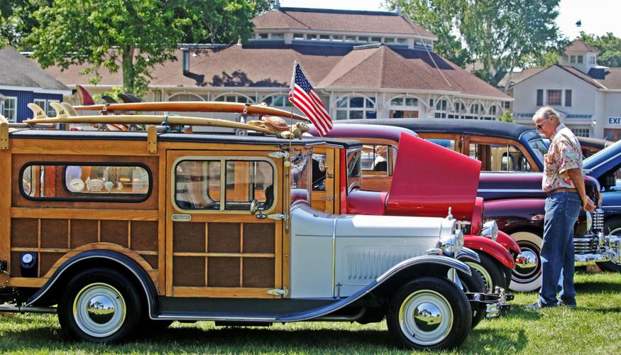 PHOTOS: Antique-lovers take in classic boats, cars at Seaport show ...
