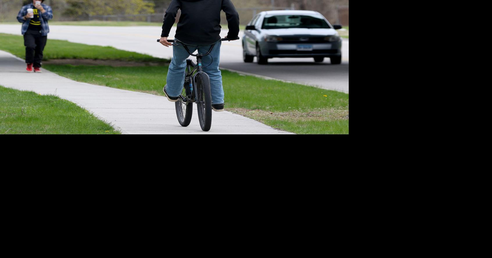PHOTOS: Backward bike tricks | Westerly | thewesterlysun.com