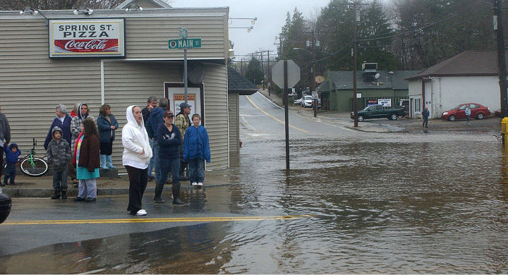 Flashback: Photos from the Flood of 2010 | News | thewesterlysun.com