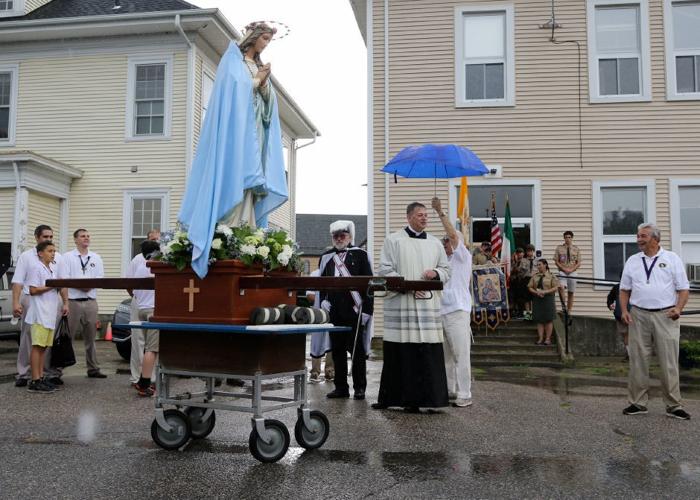 PHOTOS: Maria Assunta Society Feast of the Assumption procession ...