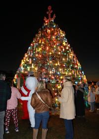 PHOTOS: Stonington's Fifth Annual Lobster Trap Tree Lighting ...