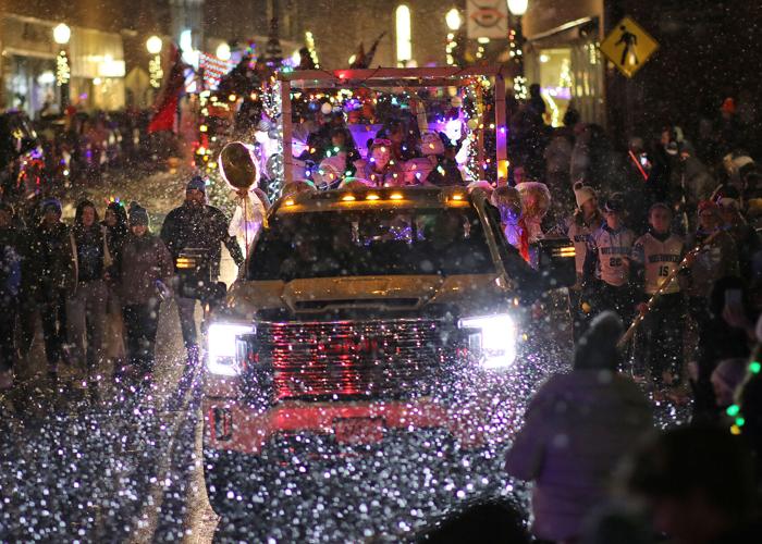 PHOTOS: Westerly Light Parade steps off on snowy night | Daily-news ...