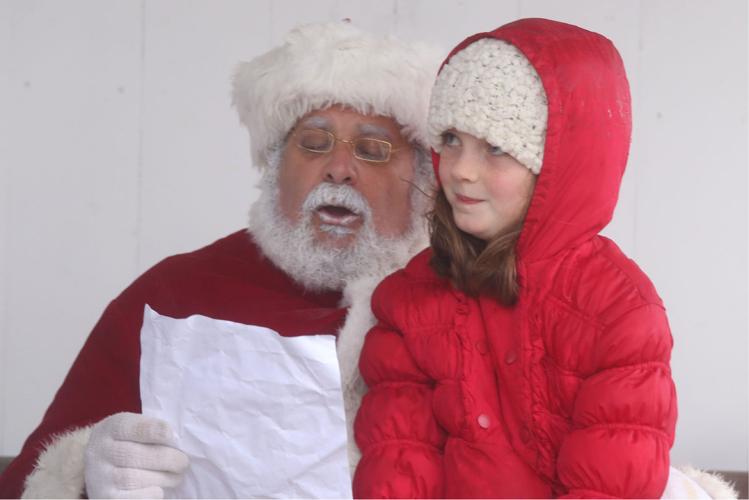 Santa arrives by tugboat to Mystic River Park | News | thewesterlysun.com