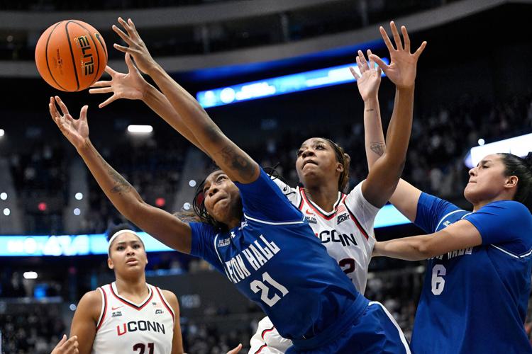 Sarah Strong, Azzi Fudd lead No. 1 UConn to 31st win in a row with 84 ...