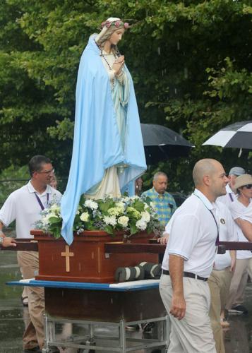 PHOTOS: Maria Assunta Society Feast of the Assumption procession ...