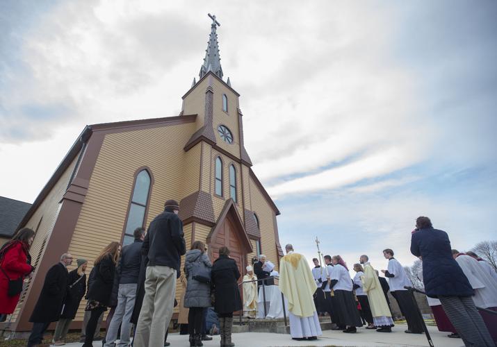 St. Michael parishioners return to their 'holy ground' | Stonington ...
