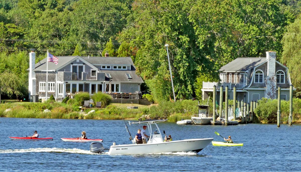 PHOTOS: Rolling on the river in Pawcatuck | Stonington | thewesterlysun.com