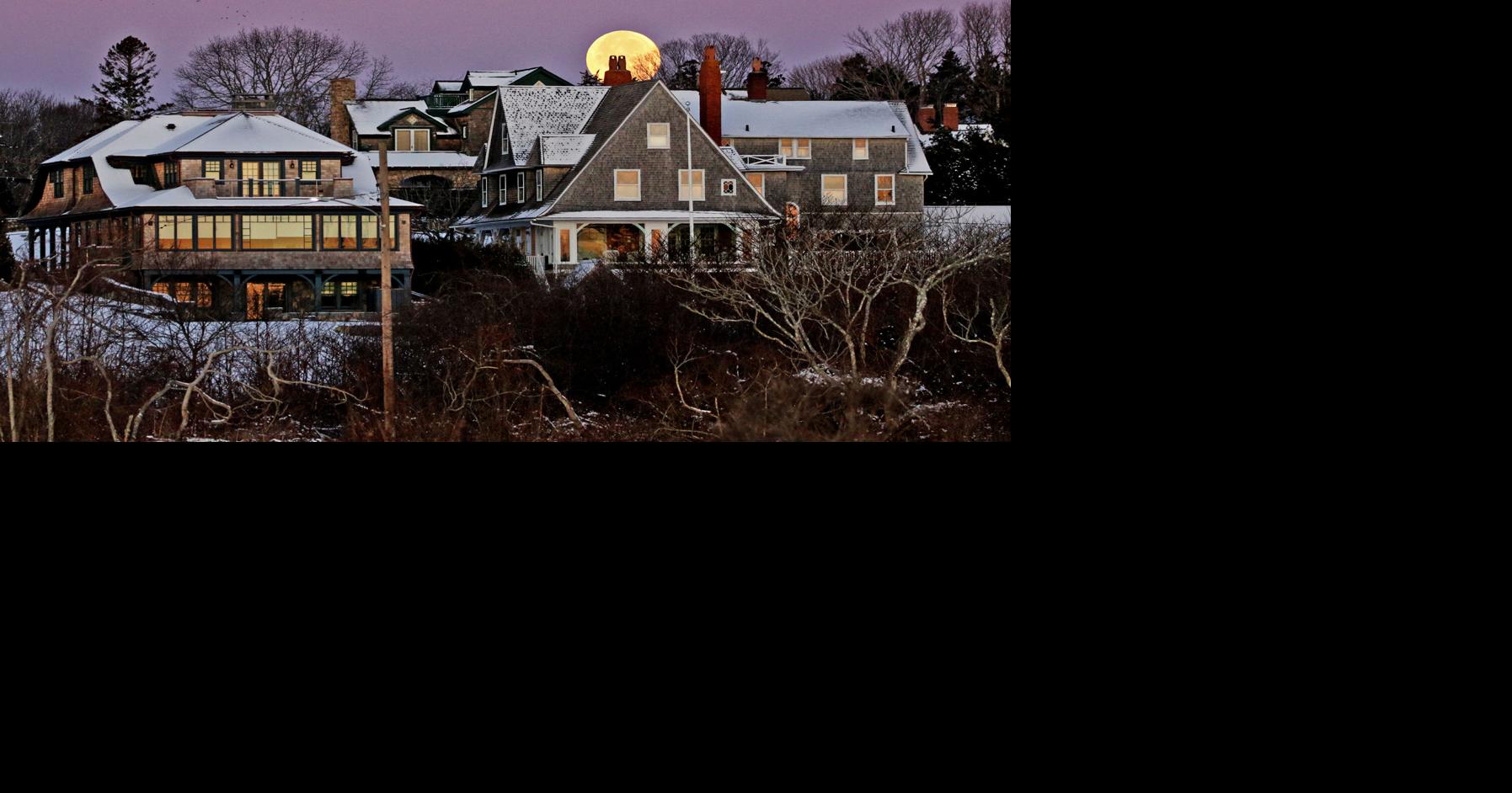 PHOTOS: Cold Moon sets on 2019 in Westerly | Westerly | thewesterlysun.com