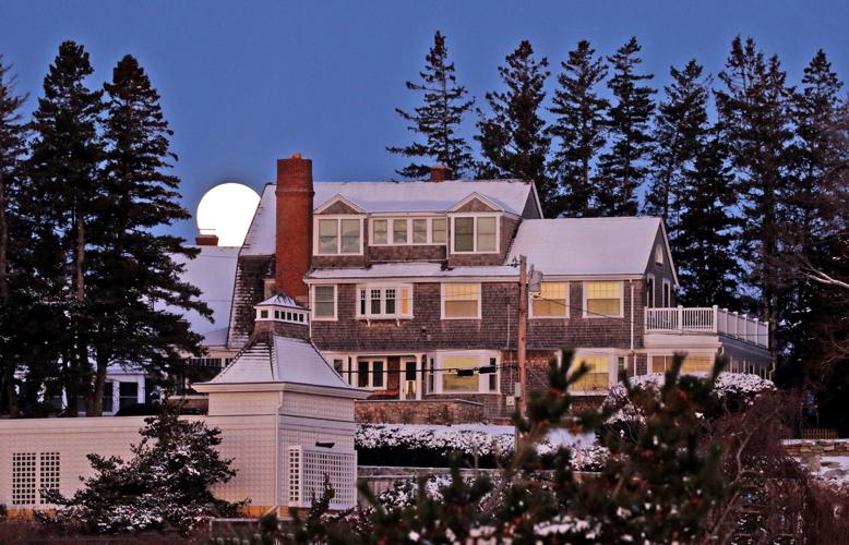 PHOTOS: Cold Moon sets on 2019 in Westerly | Westerly | thewesterlysun.com