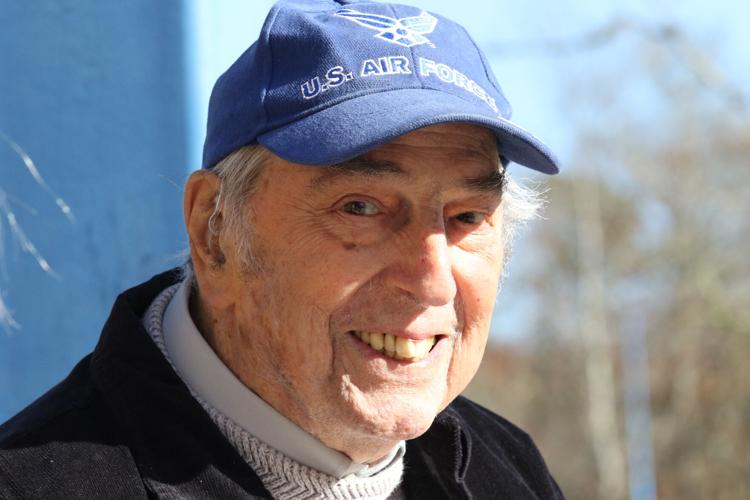 World War II veteran John Stellitano offers challenge to students and ...