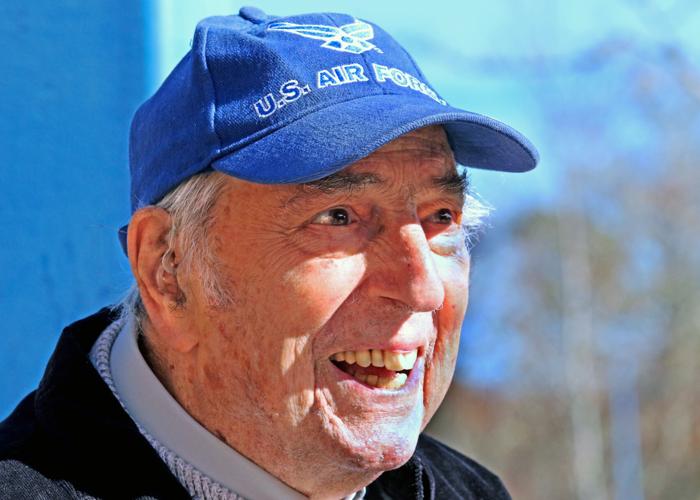 World War II veteran John Stellitano offers challenge to students and ...