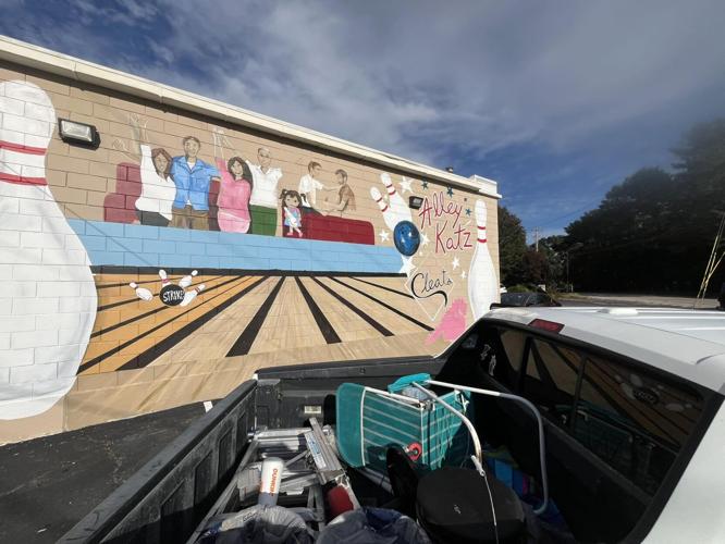Mural men: Father-son duo enlivens Alley Katz wall with art | Daily ...