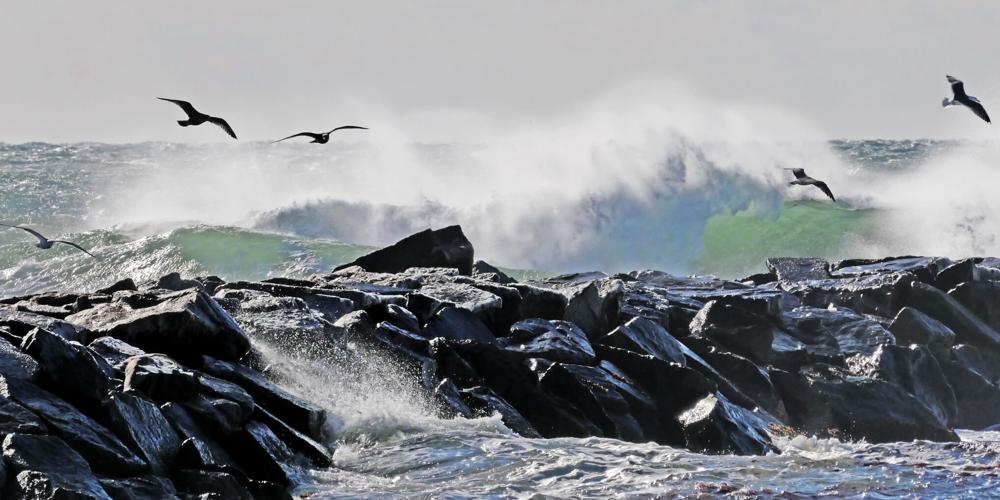 PHOTOS: Angry Waves | Westerly | thewesterlysun.com