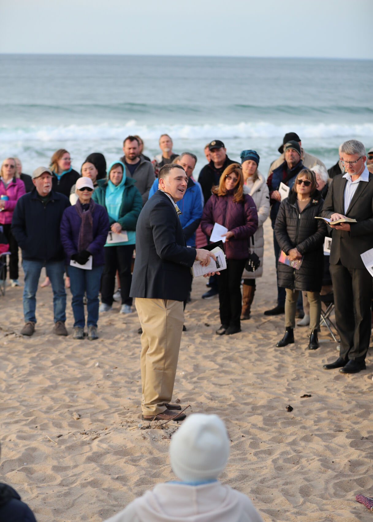 PHOTOS: Sunrise Easter service at Misquamicut | Westerly | thewesterlysun.com
