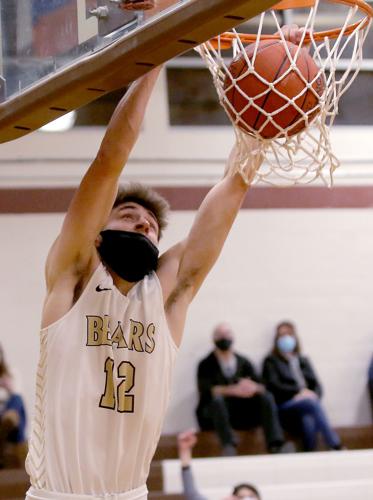 Boys basketball: Bears close in on D-III title with win vs. Griswold ...