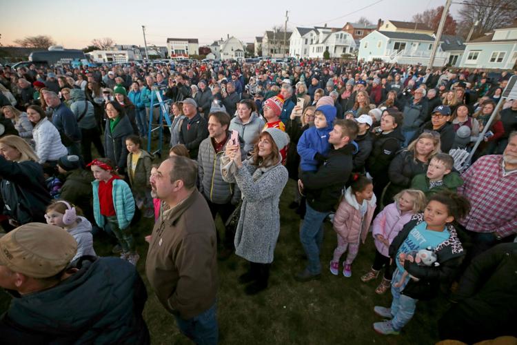 PHOTOS: Lobster Trap Tree is lit | Stonington | thewesterlysun.com