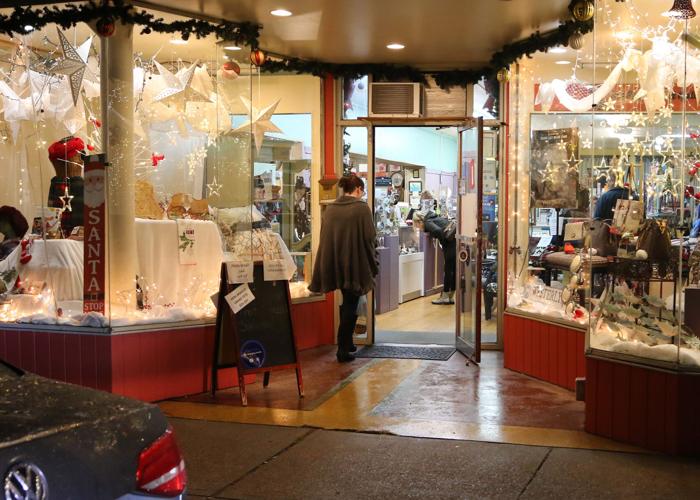PHOTOS: A wet and wonderful Westerly Holiday Stroll and Luminaria ...