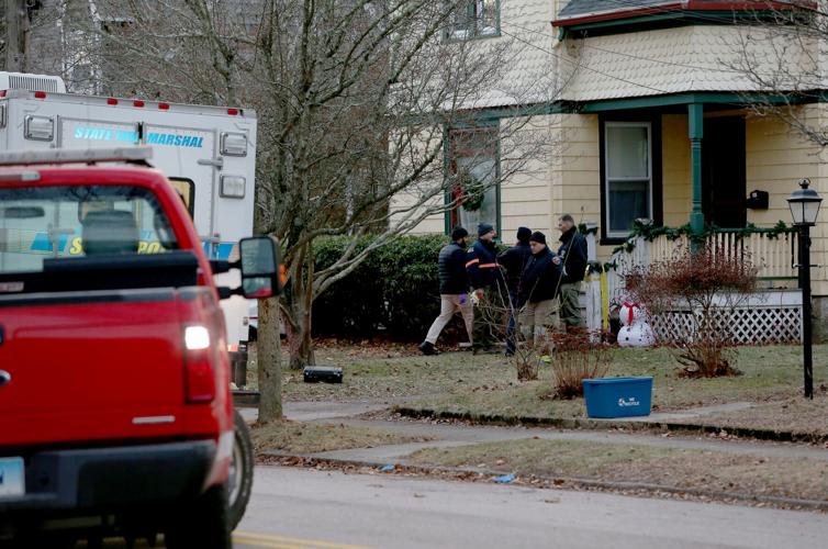 1 dead, 2 injured in Wednesday morning fire in Pawcatuck | Stonington ...
