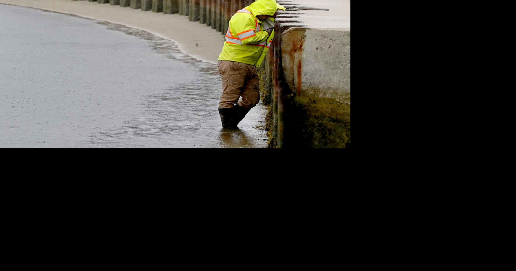 PHOTO: Wet work in a rainstorm | Westerly | thewesterlysun.com