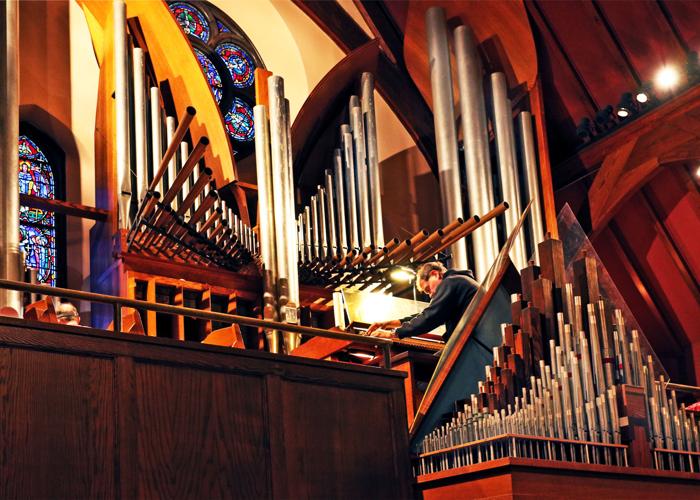 PHOTOS: Technicians tune and clean Christ Church organ | Westerly ...