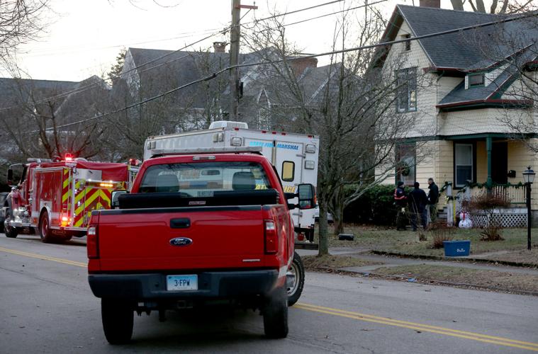 1 dead, 2 injured in Wednesday morning fire in Pawcatuck | Stonington ...