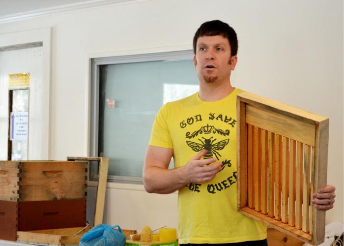 ‘Bee-ology’ for beginners: All hail to the queen at Firefly Farms ...