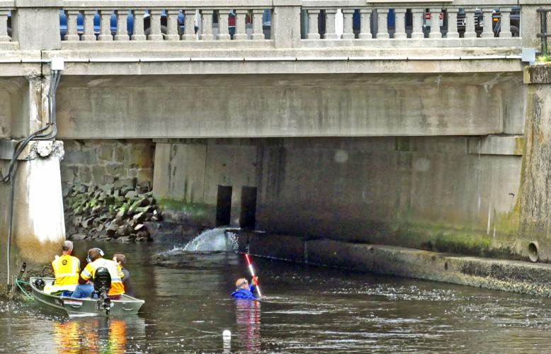 PHOTOS: Pawcatuck River Bridge gets its annual checkup | Westerly ...