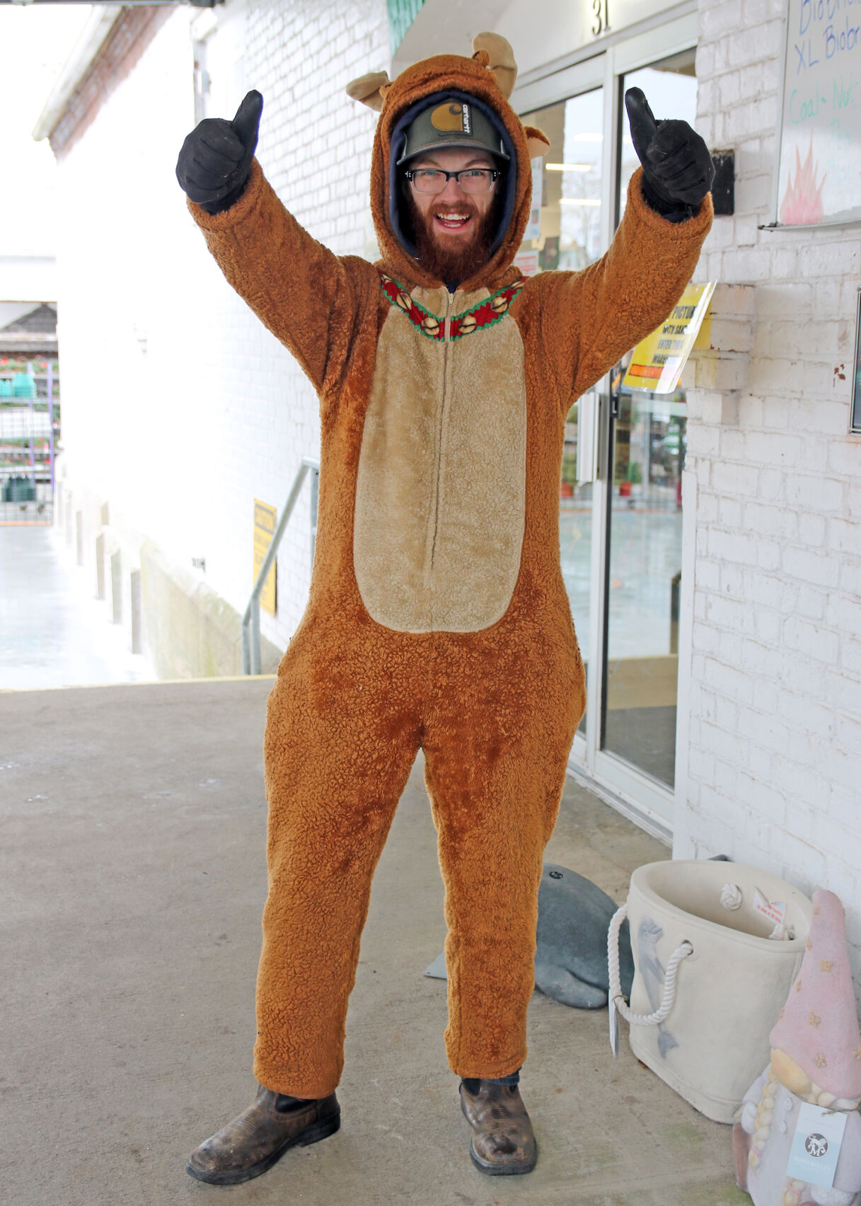 PHOTOS: 'Here Comes Santa Paws' photo event at the Westerly Agway ...
