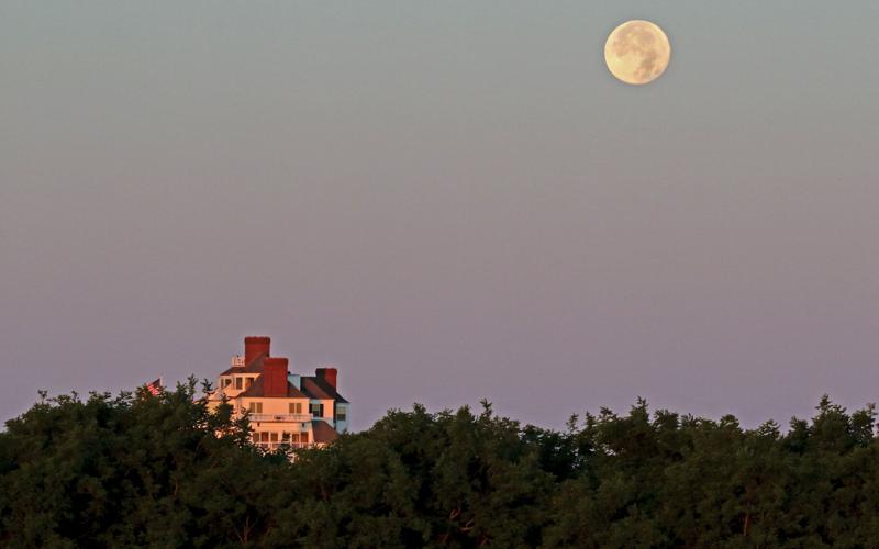 PHOTOS: Goodnight, Sturgeon Moon | Westerly | thewesterlysun.com